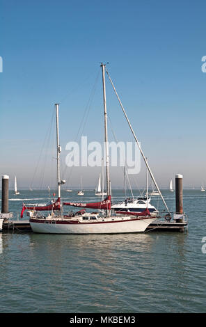 Cows Harbour, Isle of Wight Stock Photo - Alamy