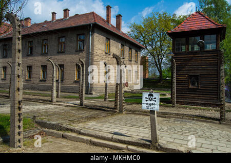 Halt!/Stój! sign and Electric fence, Auschwitz concentration and ...