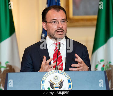 Mexican Foreign Secretary Luis Videgaray signed the guest book before ...