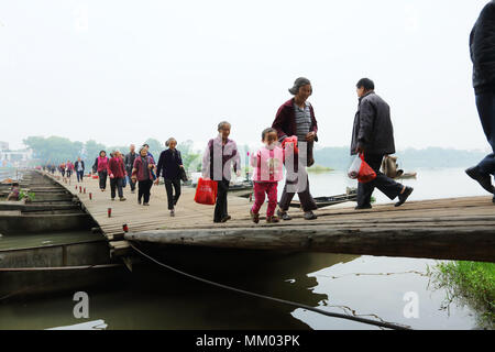 Ganzh, China. 9th May, 2018. The ancient pontoon bridge in Ganzhou ...