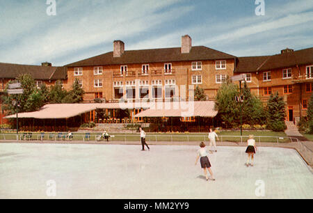 Lodge and Ice Rink. Sun Valley. 1949 Stock Photo - Alamy