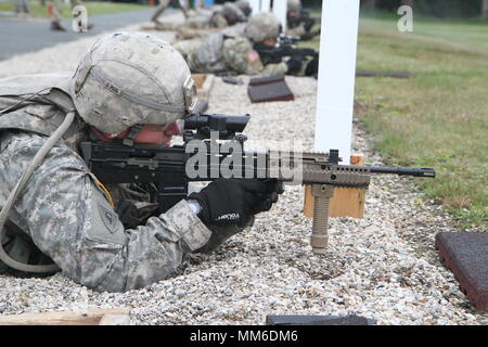British Army SA80 assault rifle Stock Photo - Alamy