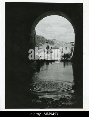 Snapshot of a puddle inside a cave Stock Photo - Alamy