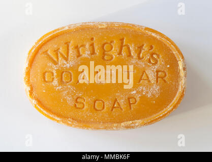 Wrights Traditional Coal Tar Soap Stock Photo - Alamy