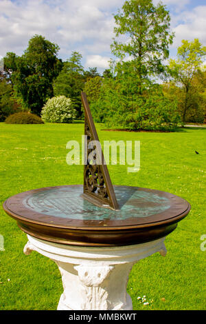 a beautiful sundial in Kew Gardens, London, England Stock Photo - Alamy
