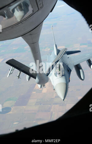 Six F-16Cs from the 549th Combat Training Squadron from Nellis Air ...