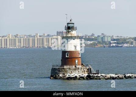 Robbins Reef Lighthouse in New York Harbor at sunset Stock Photo - Alamy
