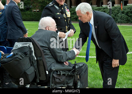 Lieutenant Col. Howard L. Gerlach, left, U.S. Marine Corps, retired ...