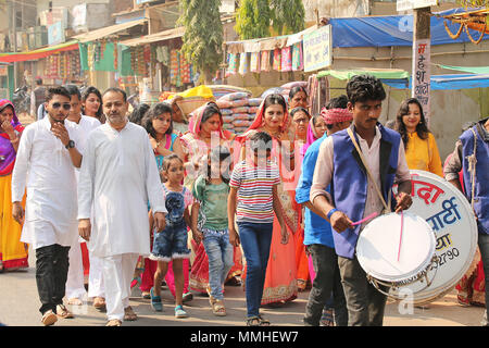 Indian village wedding parade Stock Photo - Alamy