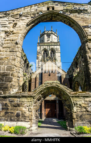 ALL SAINTS CHURCH PONTEFRACT CHURCH WEST YORKSHIRE UK Stock Photo - Alamy