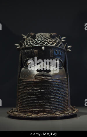 Commemorative head of a king from the Benin Kingdom dated from 17th or ...