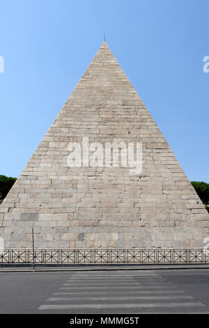 The Egyptian like landmark Pyramid of Caius Cestius in the Rome ...