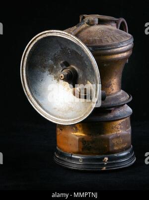 Carbide lamps,or acetylene gas lamps,are simple lamps that produce and ...