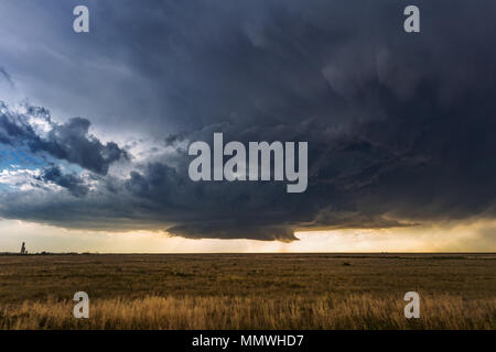 A wall cloud beneath the mesocyclone of a supercell thunderstorm with ...
