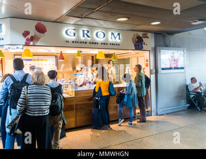 Rome Italy 2018 - Grom store ice cream Stock Photo - Alamy