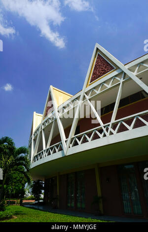 'Zig-Zag' | Chaktomuk Conference Hall | Phnom Penh Stock Photo - Alamy