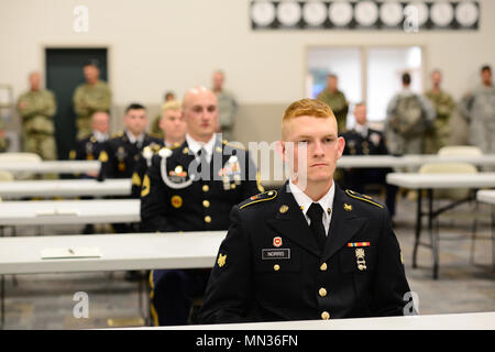 Oregon Army National Guard Sergeants, Jeremy Jamison (left) and Elijah ...