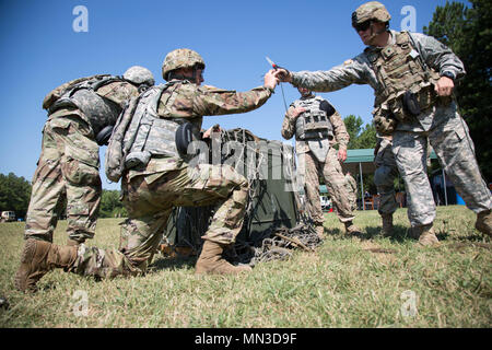U.S. Soldiers, assigned to 264th Combat Sustainment Support Battalion ...