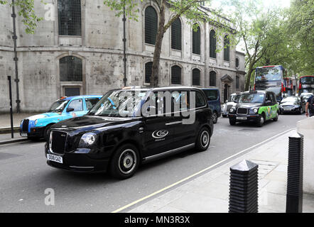 Pic shows: TX eCity - LEVC - London’s first new electric taxi ahead of ...