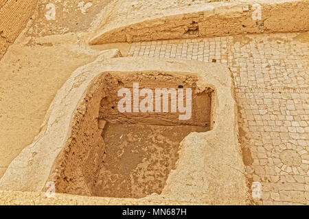Ancient mud-brick Narin Castle in Meybod, Iran. Arched doorway ...