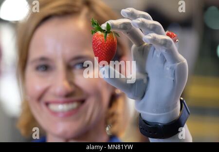 15 May 2018, Germany, Leipzig: Lisa Brockschmidt showing height ...