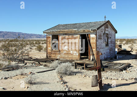 Abandoned High Desert homestead near California's Joshua Tree National ...