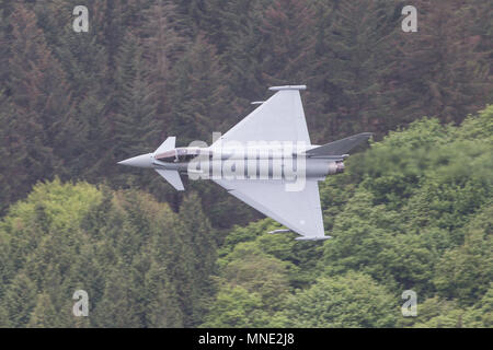 Ladybower Reservoir, Derbyshire, UK. 16thMay 2018 , Ladybower Reservoir ...
