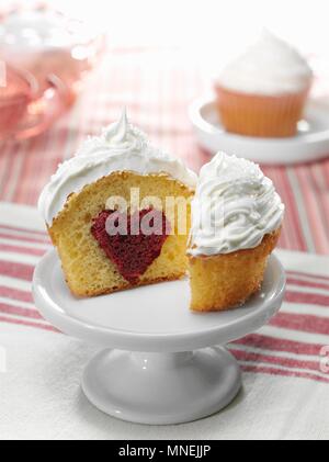 Valentines Day Cupcakes and Cake Recipes Ideas. Valentines Day heart ...