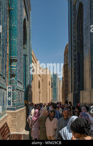 Path through Shakhi Zindar Complex, Samarkand, Uzbekistan Stock Photo ...