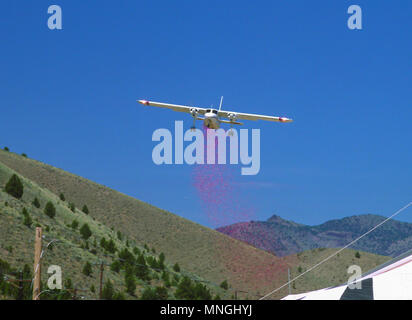 RAJNEESHPURAM, OREGON, USA - Air Rajneesh plane used by Rajneeshees ...