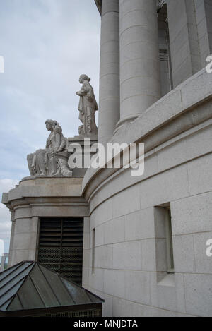 Photograph of statue on the exterior of the Wisconsin State Capitol ...