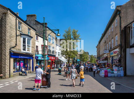 Buxton High Street, Buxton, Derbyshire, England Stock Photo: 86187839 ...