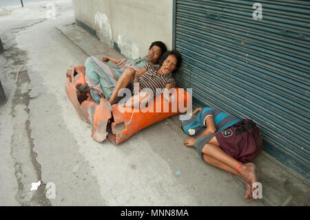 Homeless in Manila Stock Photo - Alamy