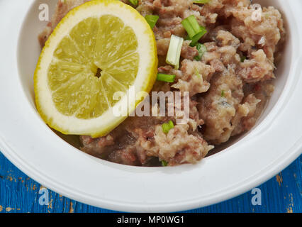 Mas huni - typical Maldivian breakfast, composed of tuna, onion ...