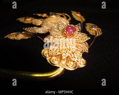 This Ming Dynasty silver-gilt hairpin is a fine example of Chinese ...