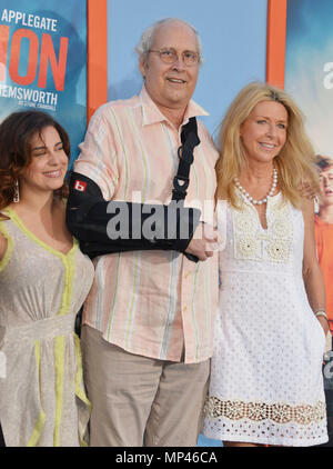 Chevy Chase, Wife Jayni and daughters 019 at the the premiere of ...