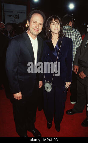 Billy Crystal, his wife, Janice Crystal and family arrive for the ...