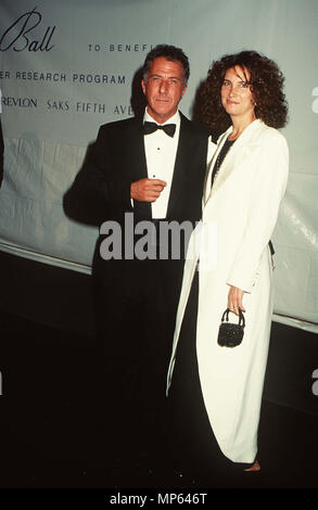 1993 Dustin Hoffman Lisa Hoffman wife Alexandra granddaughter John ...