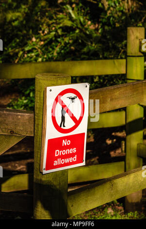 Public sign with no drones allowed symbol. Flying with unmanned drones ...
