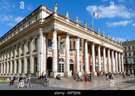 Facade of the opera of Bordeaux Stock Photo - Alamy
