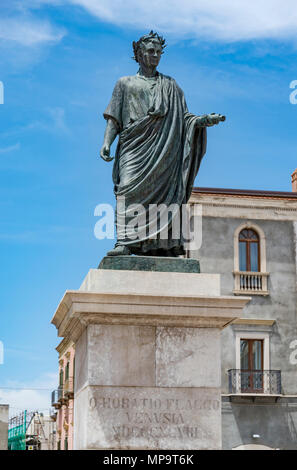 Italy, Basilicata, Venosa, statue of Horace, latin poet Stock Photo - Alamy