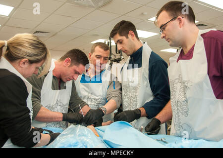 Soldiers with Army Trauma Training Center’s Combat Extremity Surgery ...