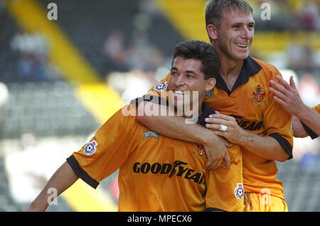 ANDY THOMPSON WOLVERHAMPTON WANDERERS FC 24 August 1994 Stock Photo - Alamy