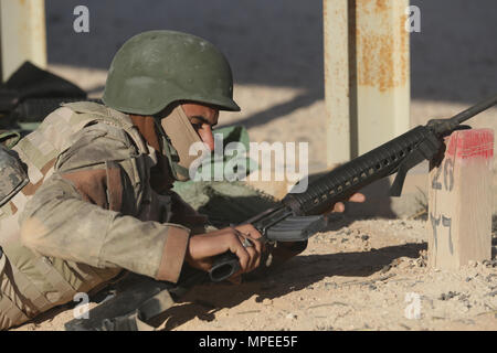 An Iraqi security forces soldier prepares an MK7 MOD2 Anti-Personnel ...