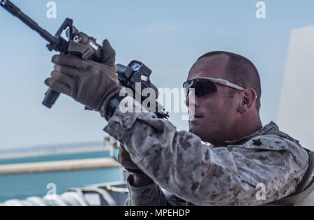 A Special Amphibious Reconnaissance Corpsman, or SARC, provides ...