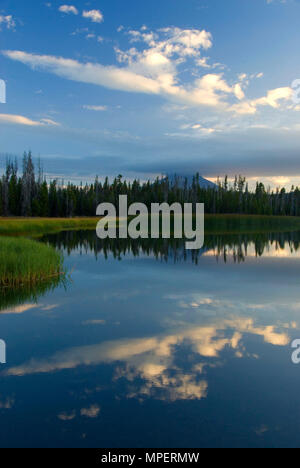 Little Lava Lake, Cascade Lakes National Scenic Byway, Deschutes ...
