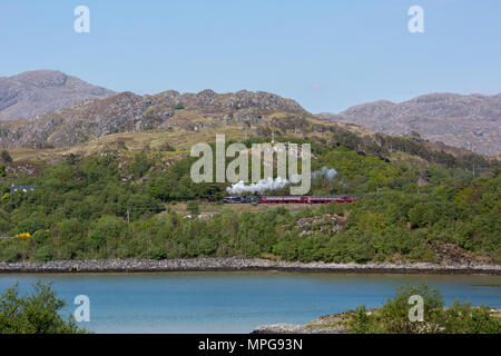 Morar, Scotland, United Kingdom. 23rd May 2018. Steam locomotive 45407 ...