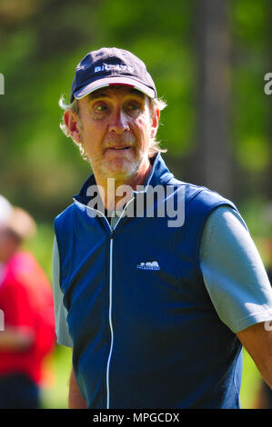 Mike Rutherford Mike and the Mechanics playing golf at Wentworth Stock ...