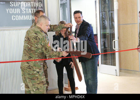 Lt. Col. Randy Higginbotham, the Iowa Army National Guard’s Recruiting ...