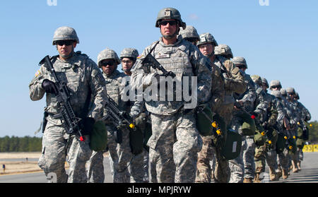 A platoon of military policemen assigned to 423rd Military Police Co ...
